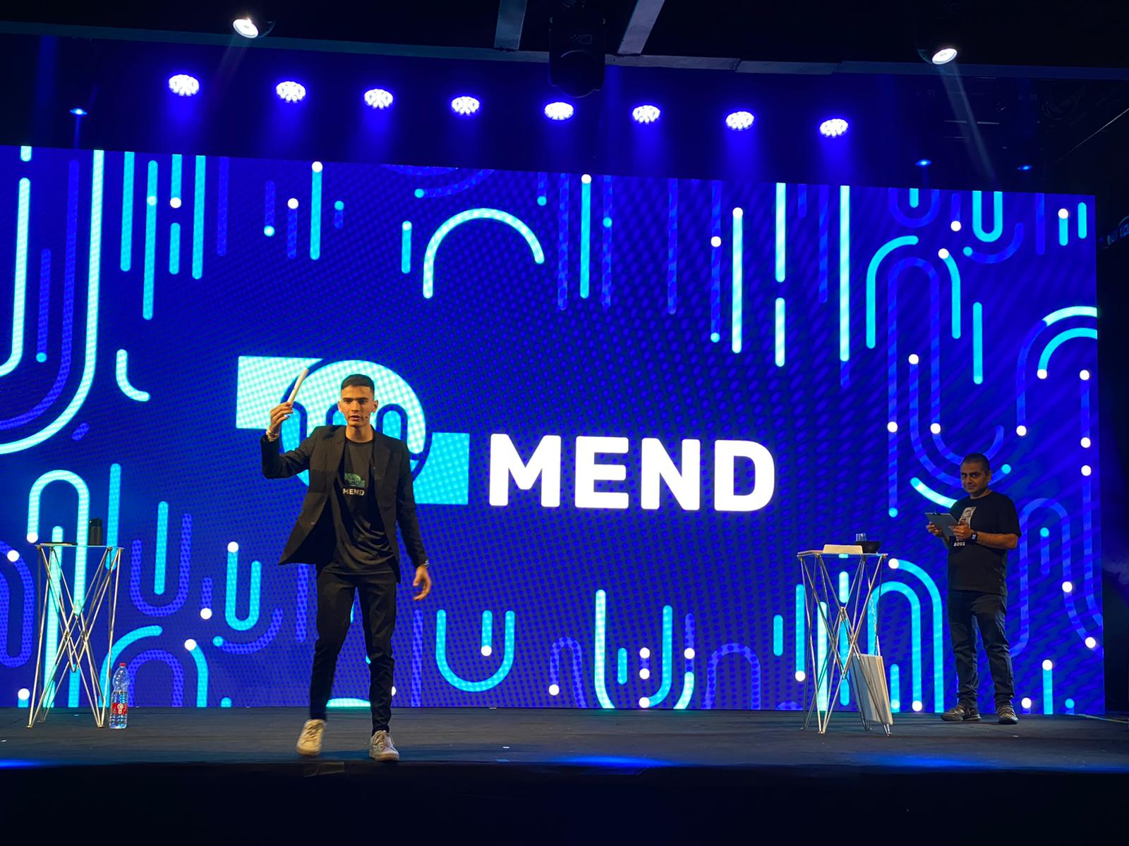 נבו אבוטבול כובש עוד במה: זו החברה שאירחה אותו - אייס