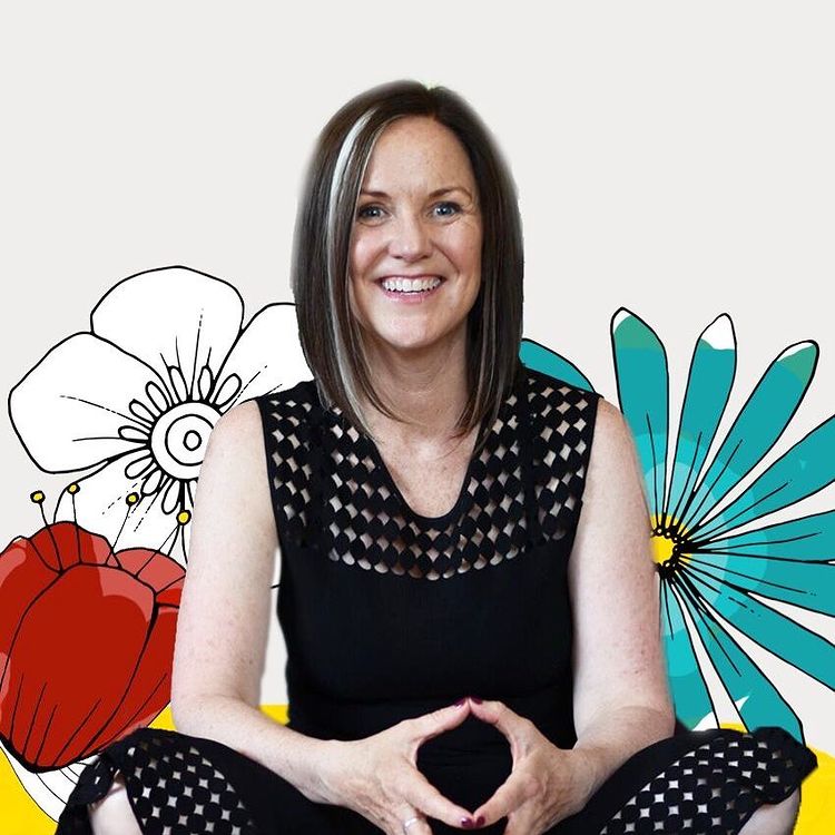 זו האישה שמדברת איתכם מתוך הרמקומלים של אמזון - אייס