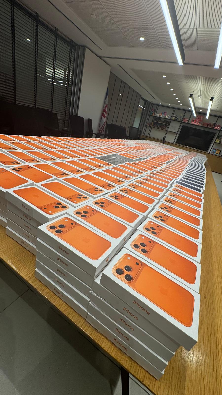 רמי לוי מרסק את השוק: הרשת תמכור אייפון 17 במחיר הזול ביותר - אייס